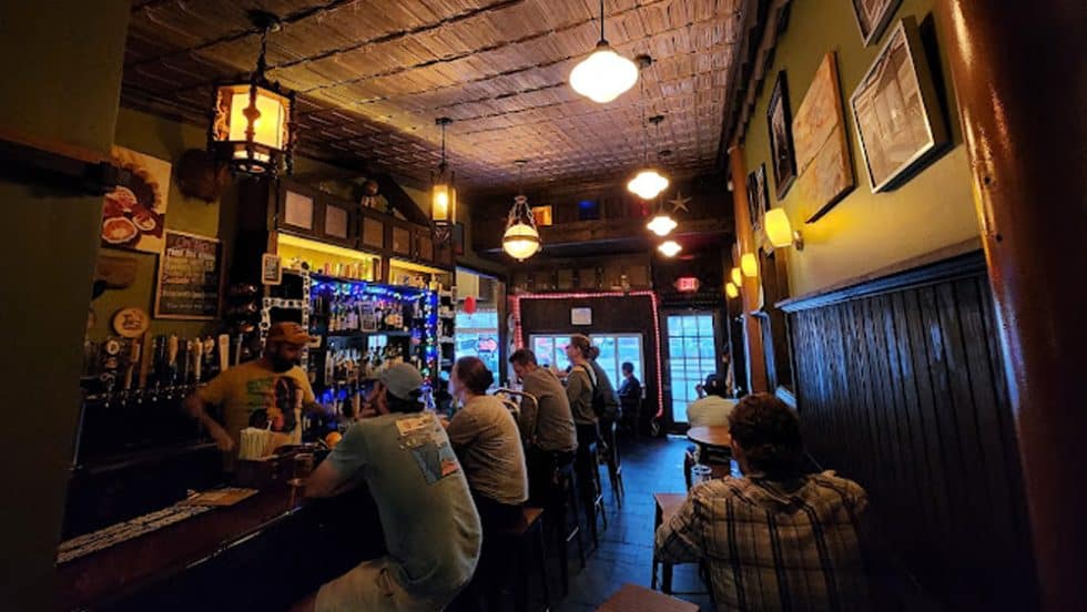 Best Local Bars in Savannah GA | The Savanna Insider